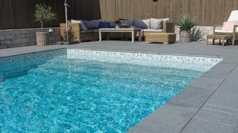 Pooltrappa, gaveltrappa pool, hörtrappa pool - PoolKungen®